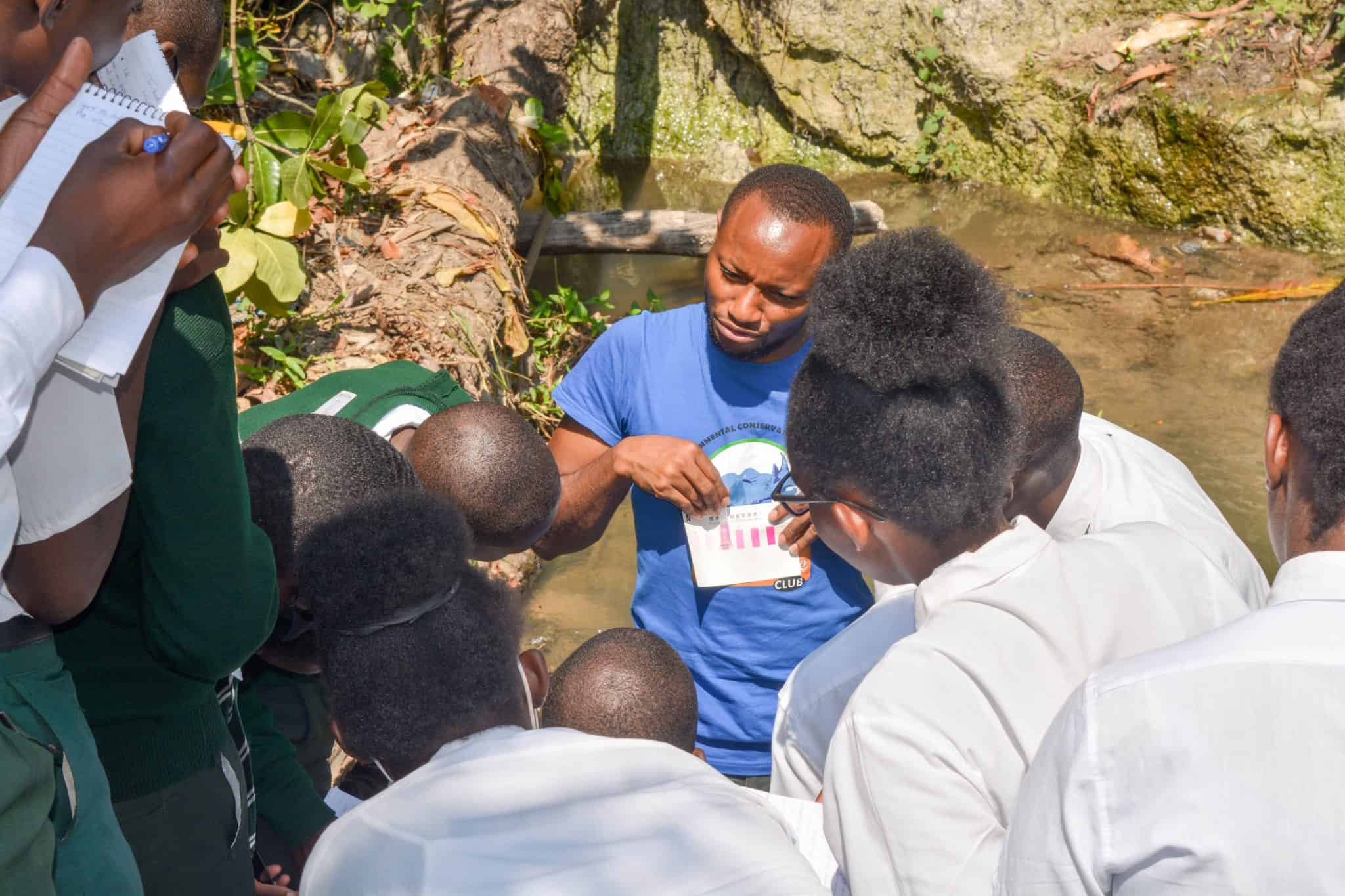 FreshWater Watch in Africa - Earthwatch Europe
